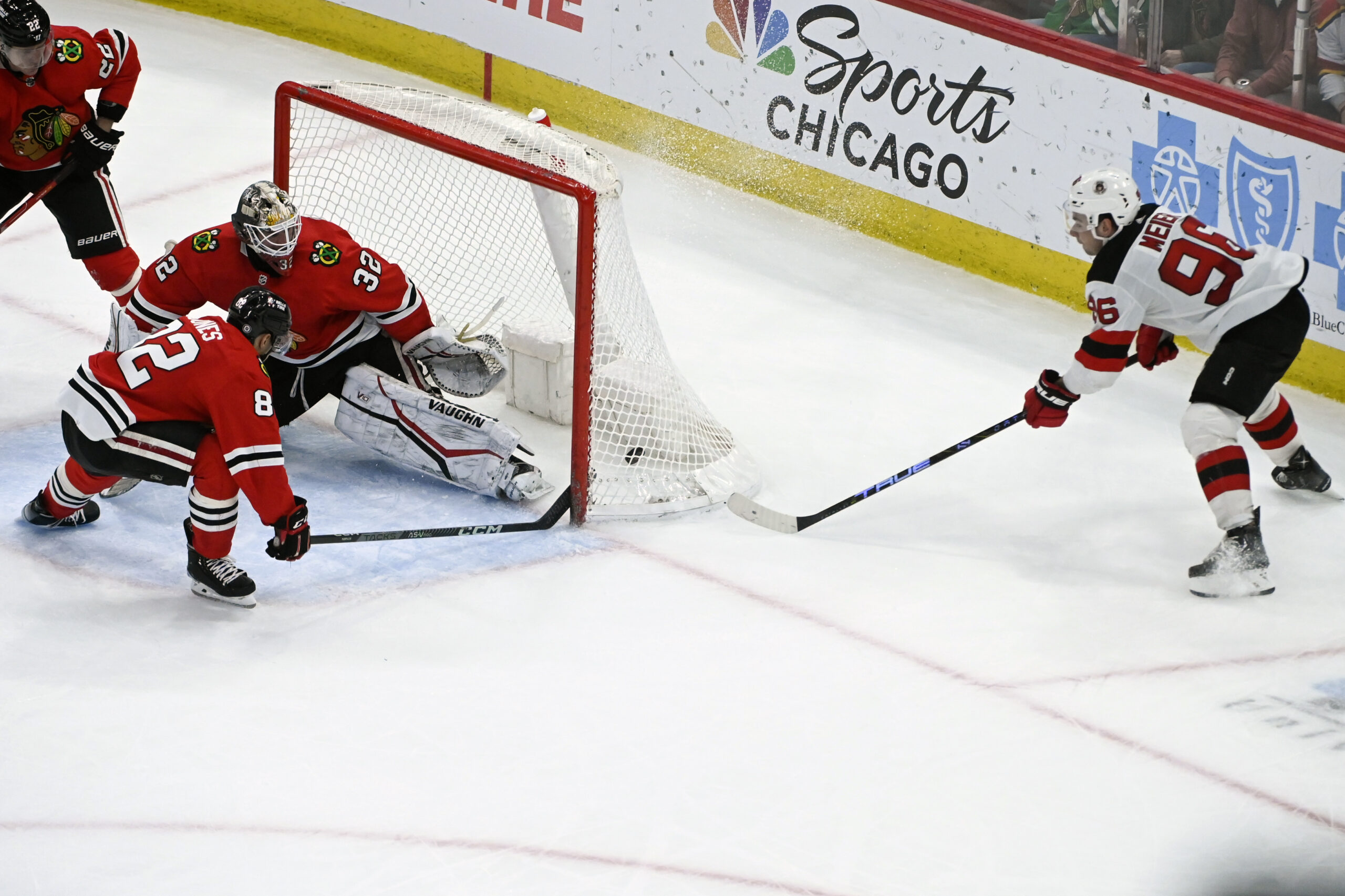 Skidding Devils Kick Off Road Trip in Chicago