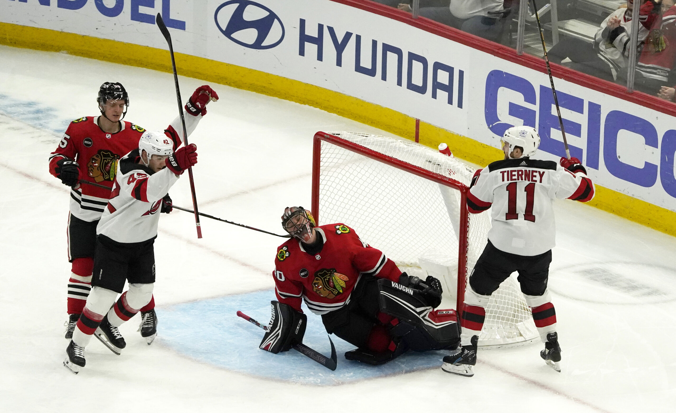New Jersey Registers 4-2 Victory Over Chicago